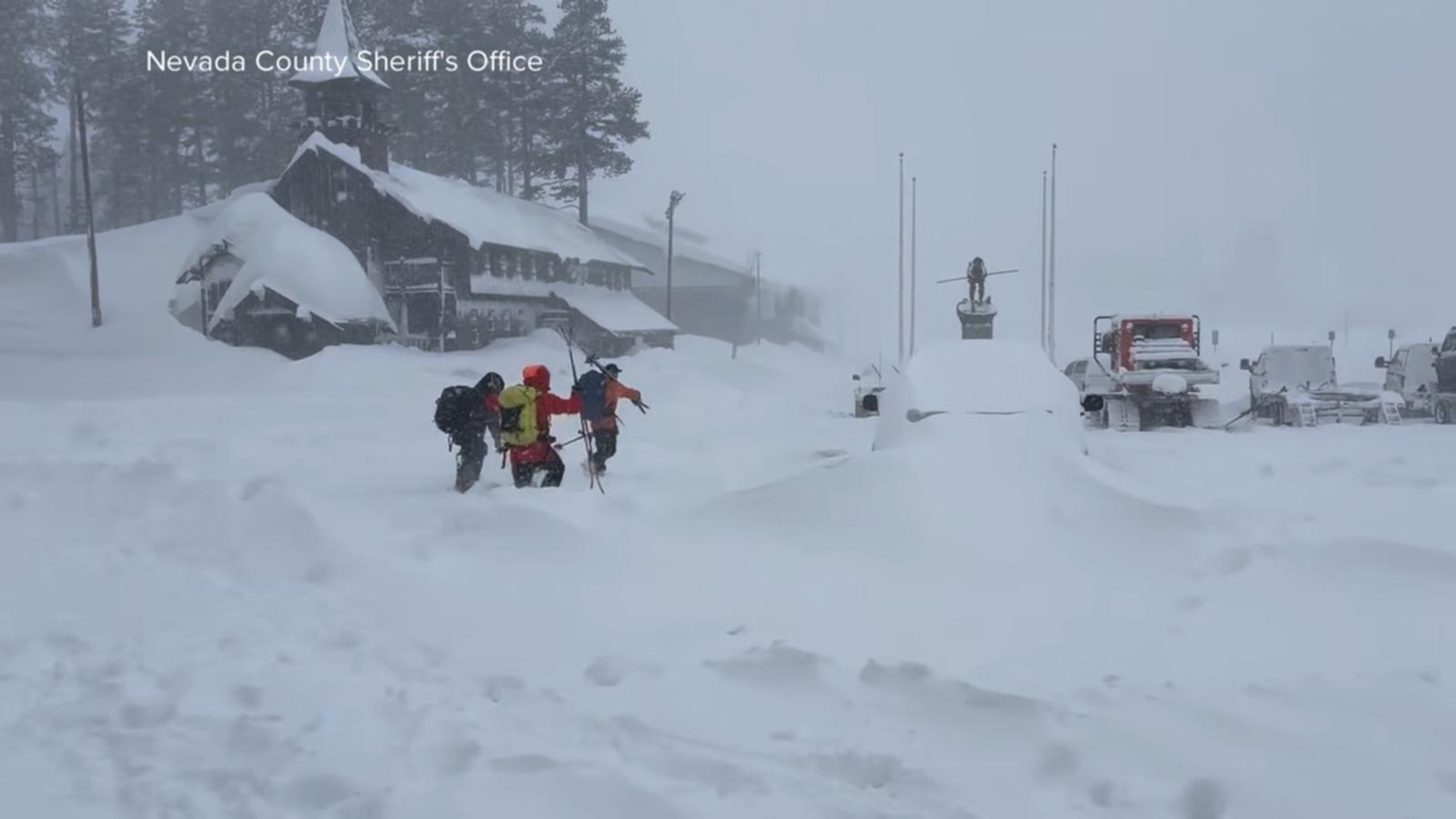 Avalanche in California leaves at least 8 dead as rescuers save 5 ...