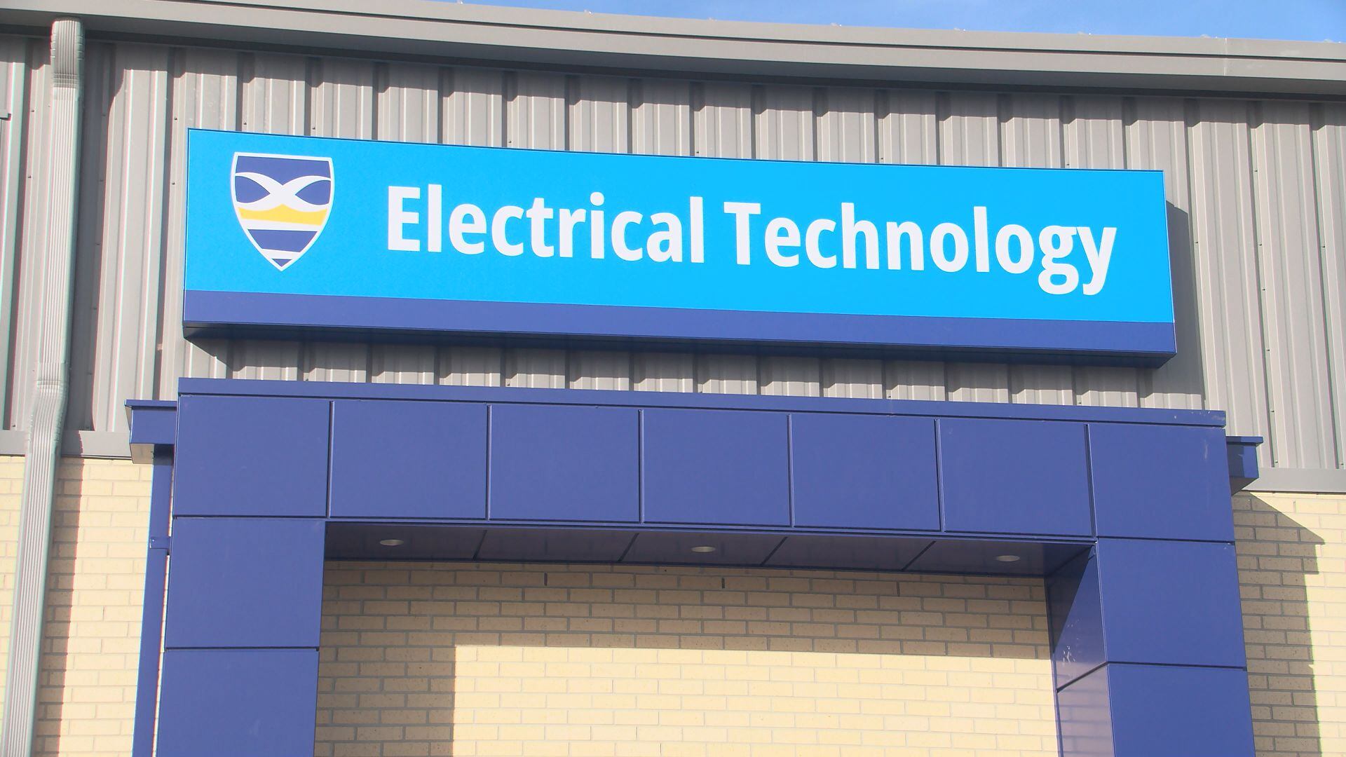 Mid-Plains Community College opens new electrical technology building