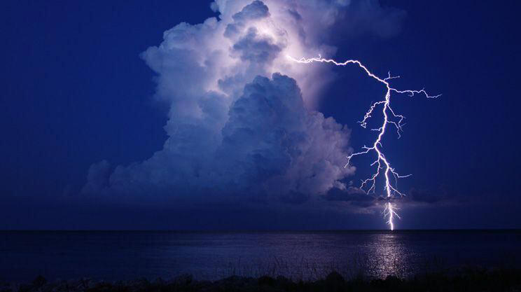 This rare type of lightning can be 10x more powerful than the average ...