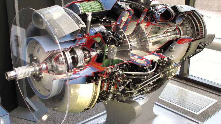 Rolls-Royce hybrid jet engine targets a 30% cut in flight emissions