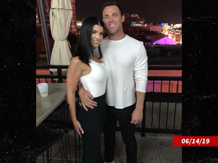 'Siesta Key' star Alex Kompothecras facing paternity suit from ex-fiancée