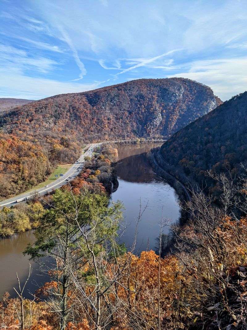 This scenic mountain trail in New Jersey delivers jaw-dropping views ...