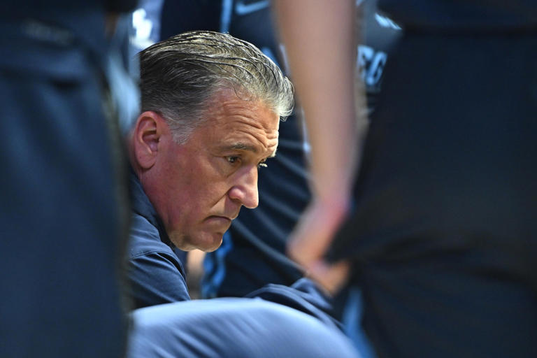 San Diego fires coach Steve Lavin near end of 4th season