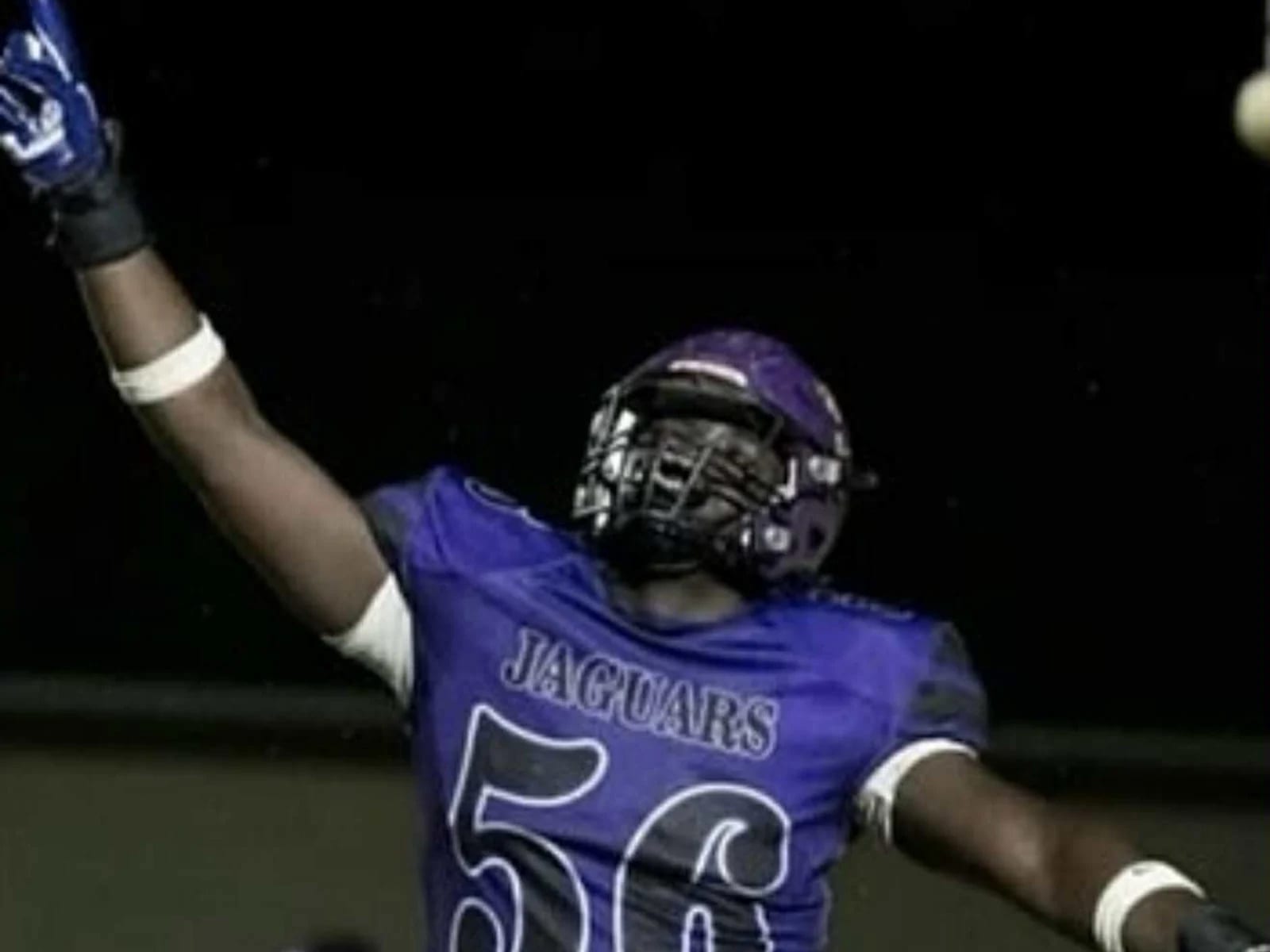 Four-star offensive lineman announces South Carolina offer