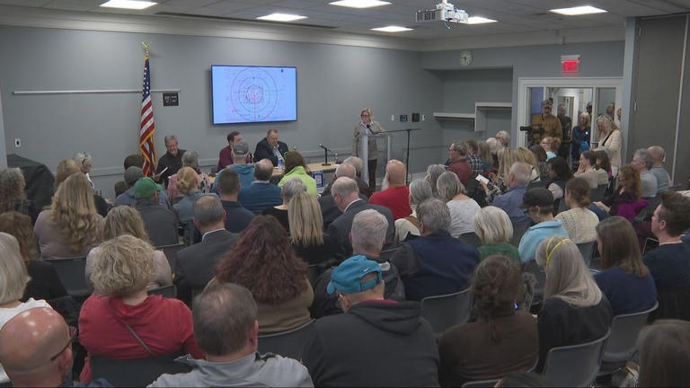 Granger meeting draws crowd for update on large Microsoft data center ...