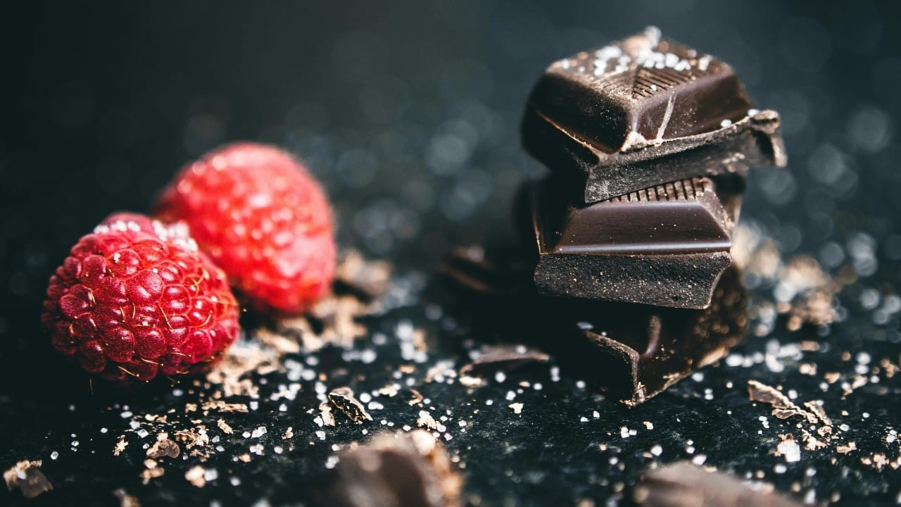 STUDY REVEALS THE HIDDEN BENEFITS OF DARK CHOCOLATE FOR HEART HEALTH