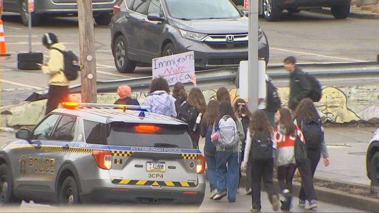 Students hold walkout at Pittsburgh school against ICE