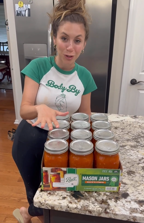 Easy homemade Italian tomato sauce plus a simple canning guide