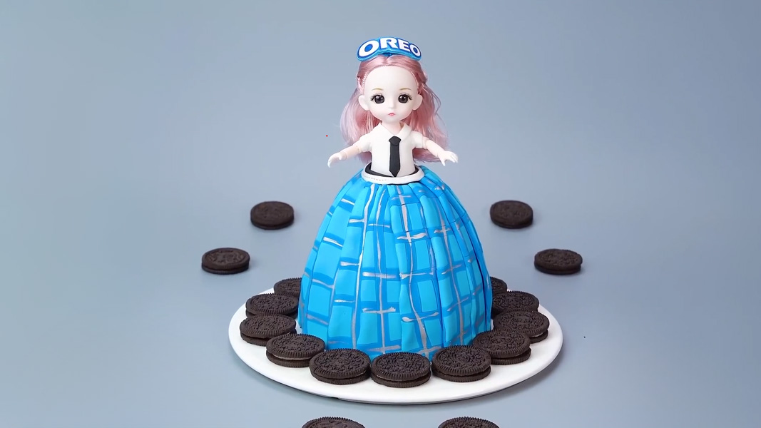 Oreo doll cake with blue dress design
