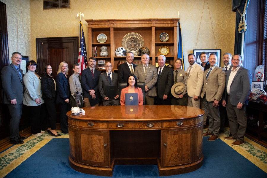 Utah’s national park nonprofits honored for work keeping parks open ...