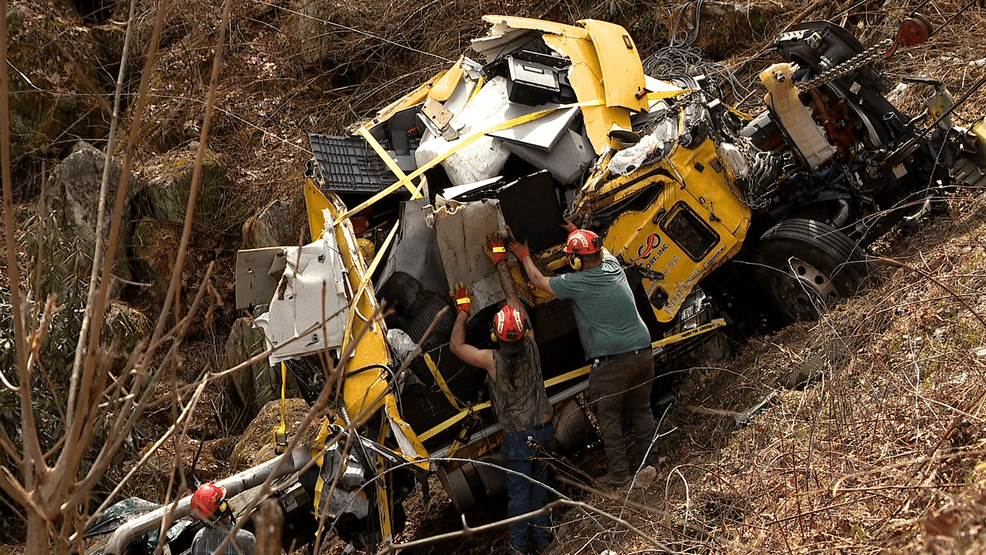 Update: Crews remove crashed propane tanker off US 64, road reopens