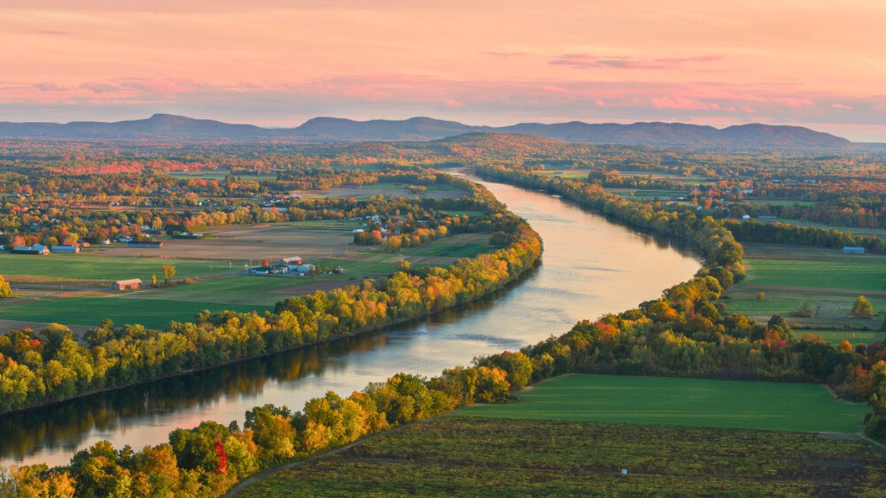 Farm breweries, red barns, and Connecticut River sunsets fill a valley ...