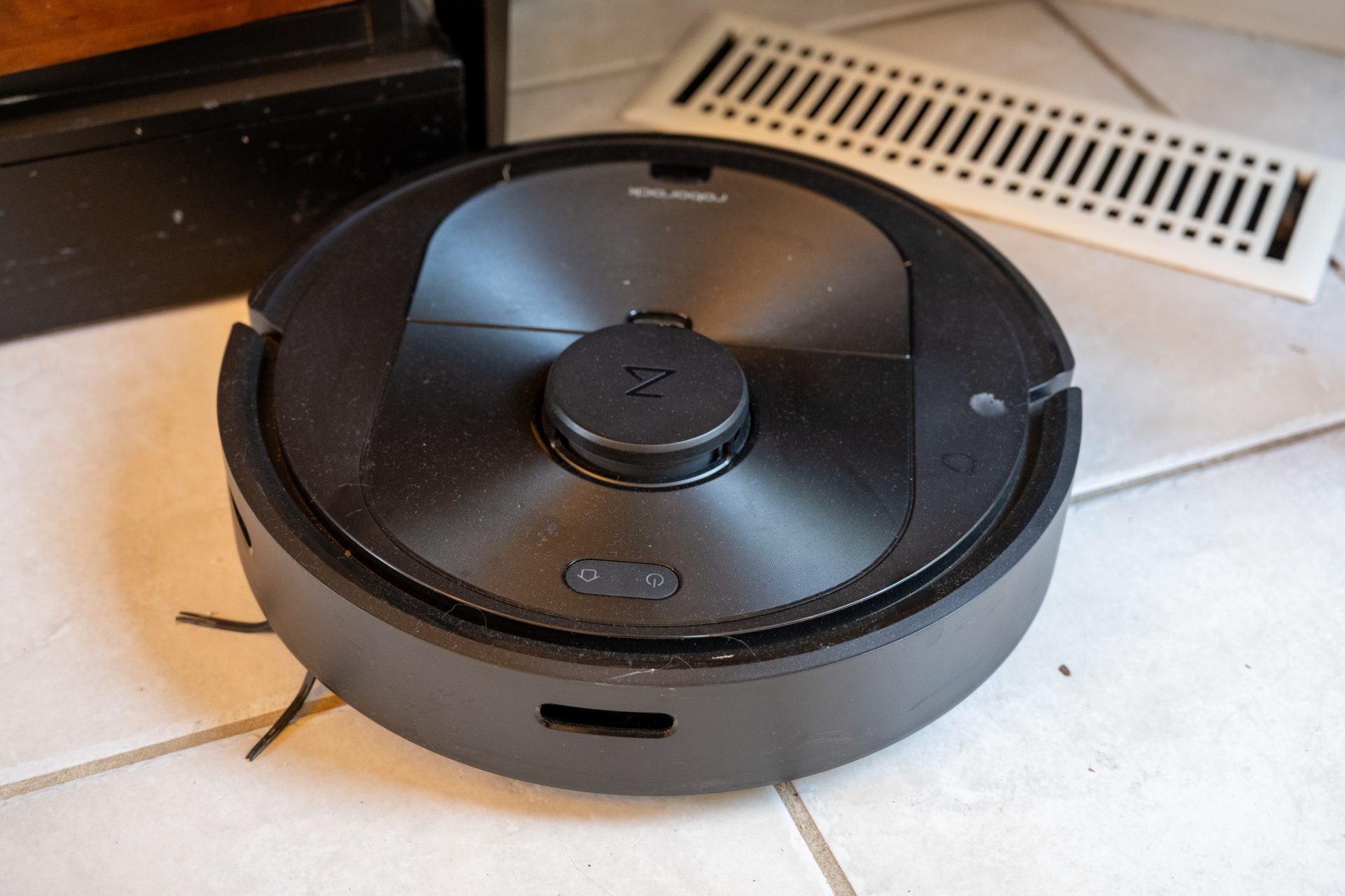 Giving your vacuum robot a name - it's a thing