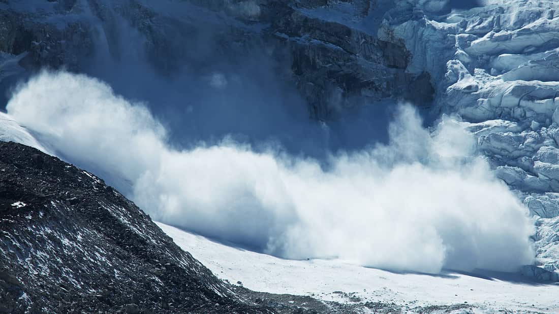 Wintersportler aufgepasst! Lawinenlage in den Alpen weiter extrem heikel