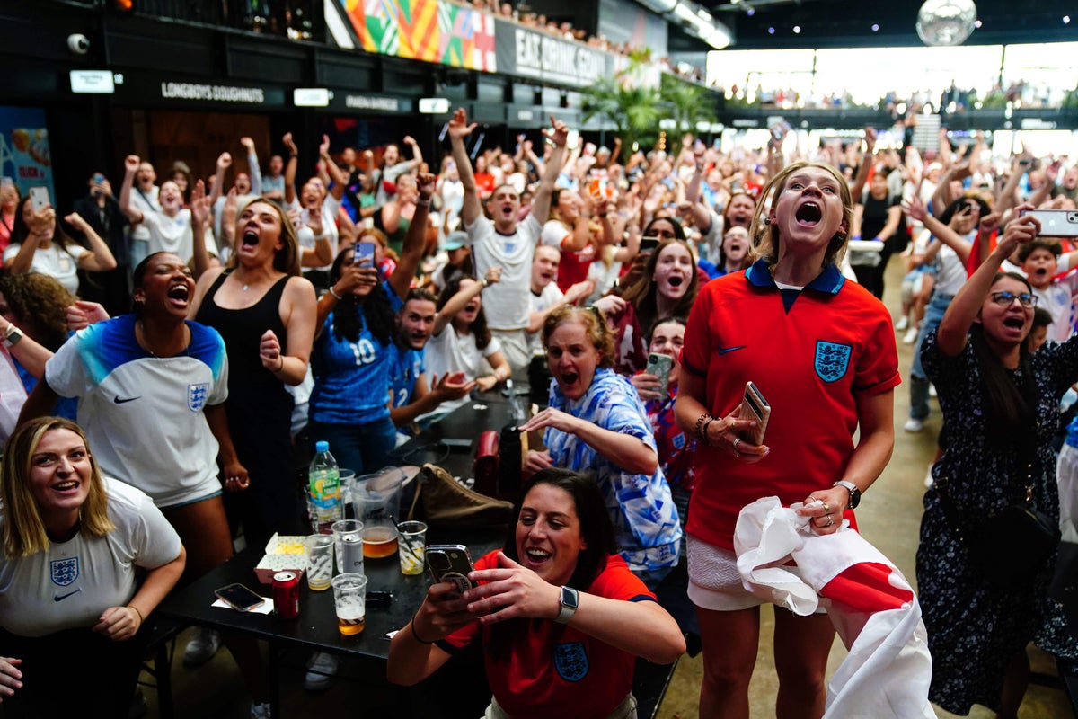 World Cup fans warned of dangers of drinking alcohol in extreme heat