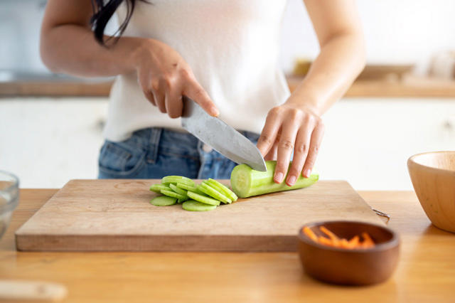8 hydrating fruits to eat if you hate drinking water