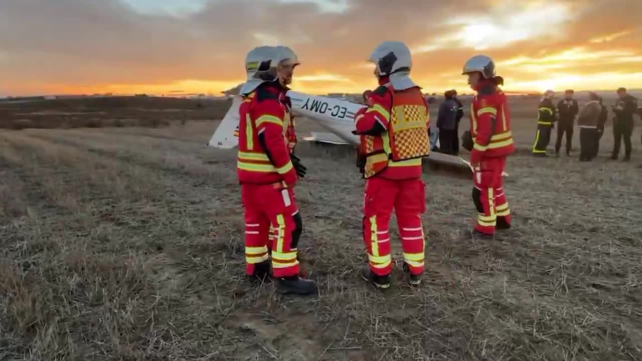 Light aircraft flips over during emergency landing in Spain