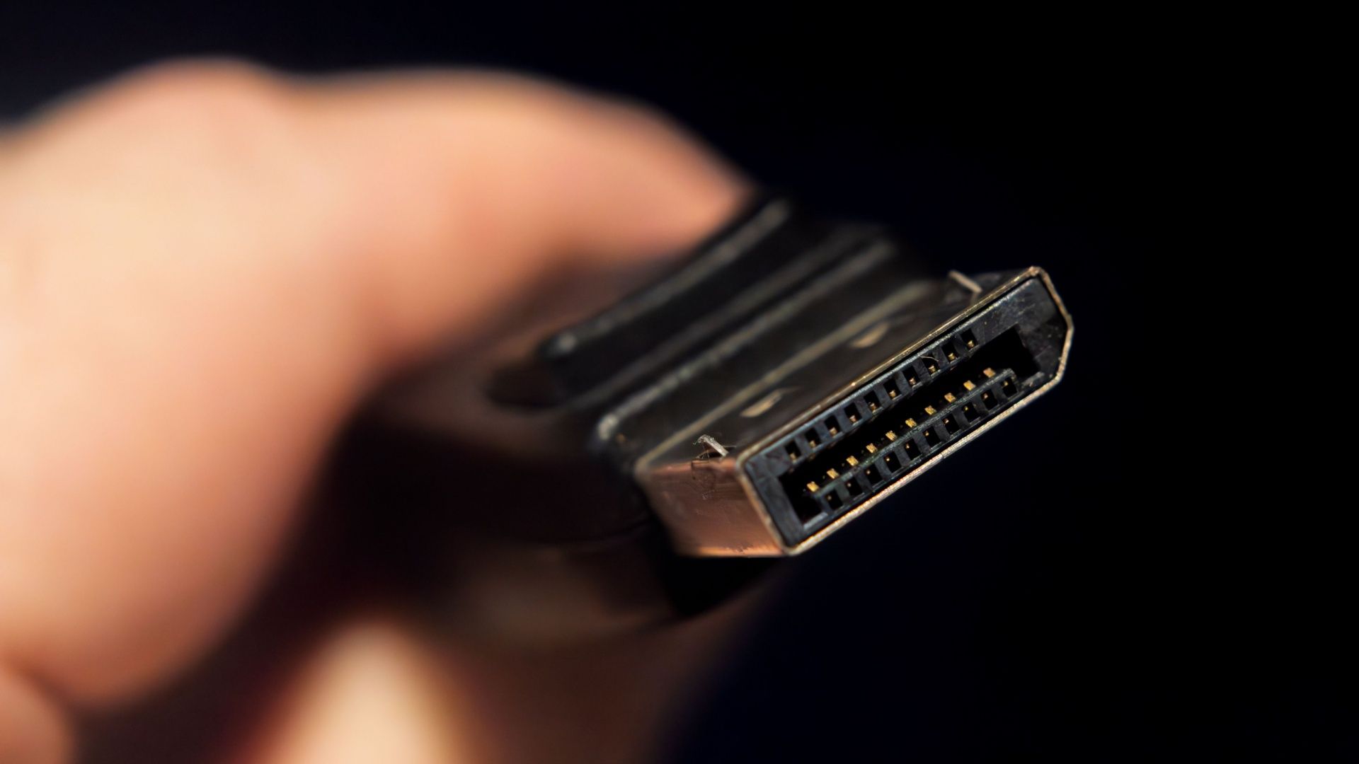 The magic of DisplayPort MST: How to daisy-chain multiple monitors from ...