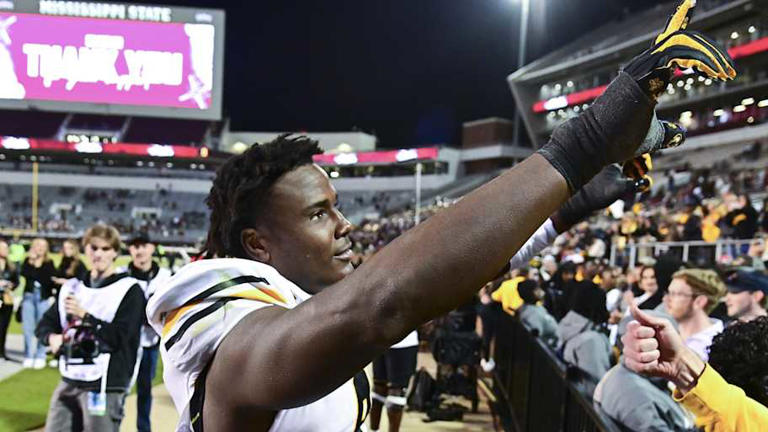 Top landing spots for Missouri Tigers DE/EDGE Zion Young in the 2026 ...
