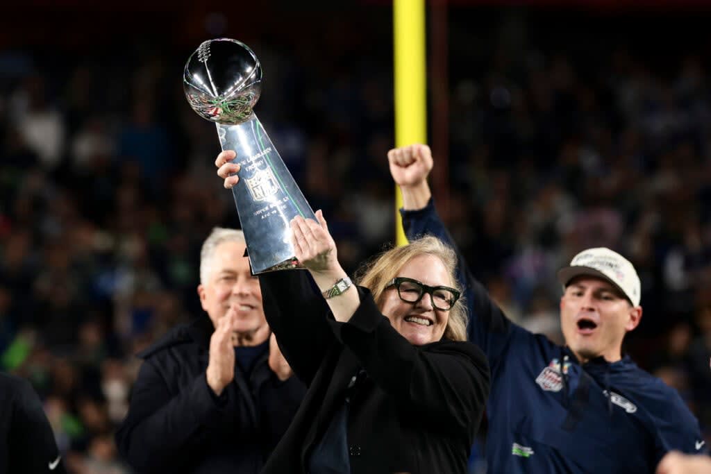 NFL insider sets $7 billion as the floor for Seattle Seahawks’ sale ...