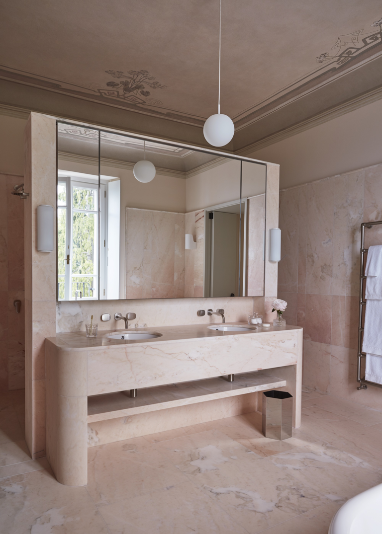 3 brilliantly bold bathroom sink color ideas