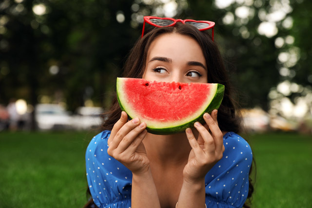 8 hydrating fruits to eat if you hate drinking water