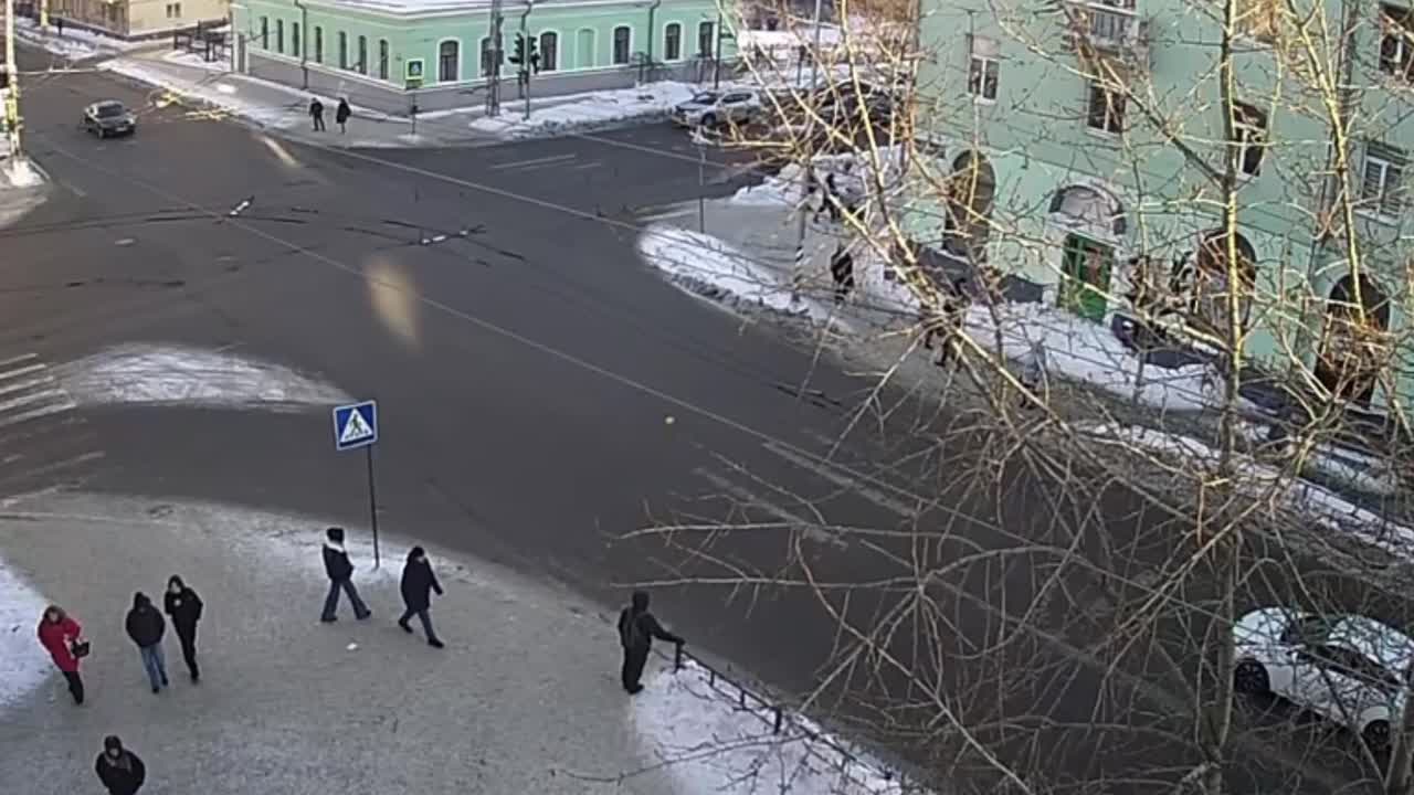 Six injured in two-car collision and pedestrian crash in Petrozavodsk ...