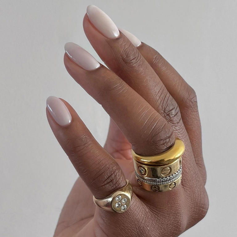 These 7 nail colours guarantee a manicure that radiates health