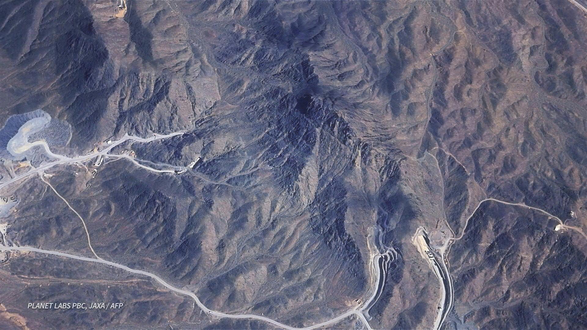 Animated map: Kuh-e Kolang, or "Pickaxe Mountain", Iran