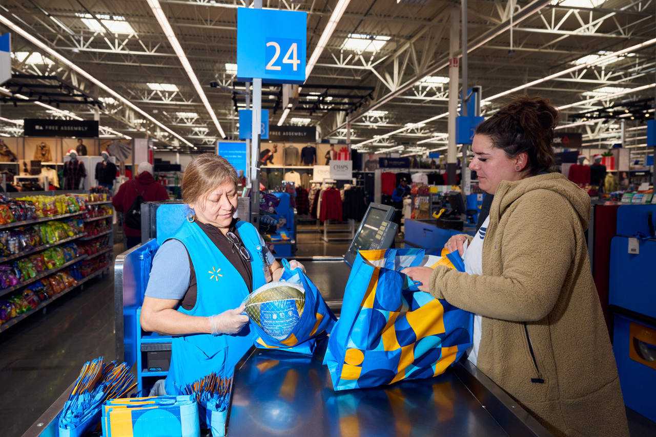 Walmart sales climb, driven by grocery and online gains