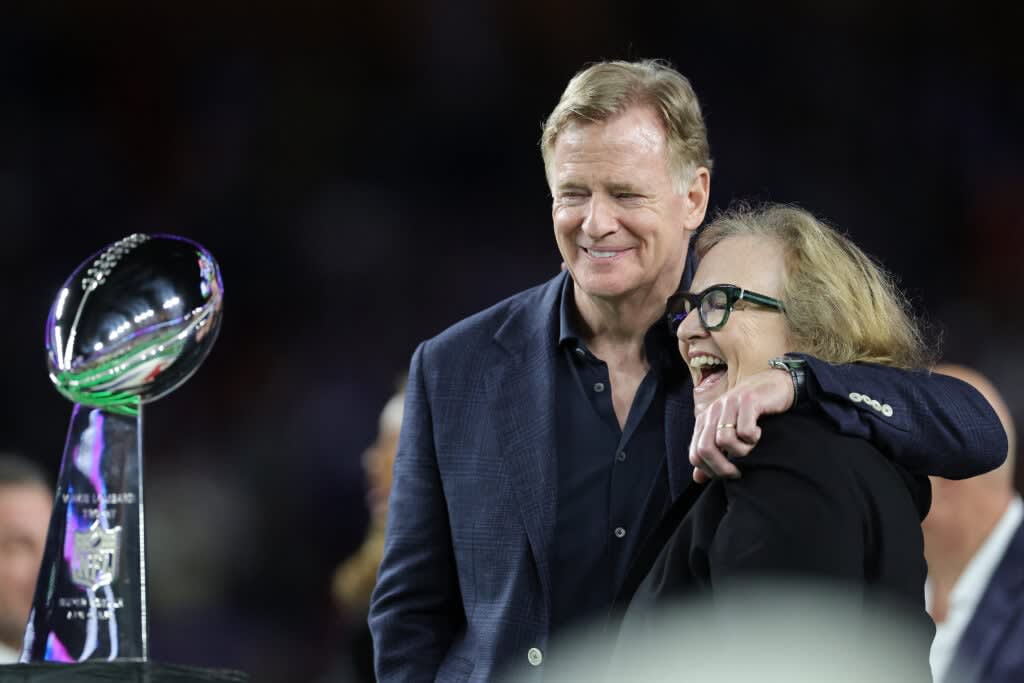 NFL insider sets $7 billion as the floor for Seattle Seahawks’ sale ...