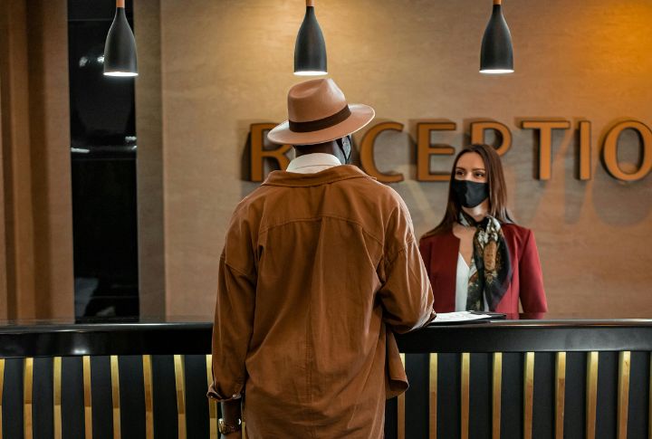 10 things to avoid during hotel check-in