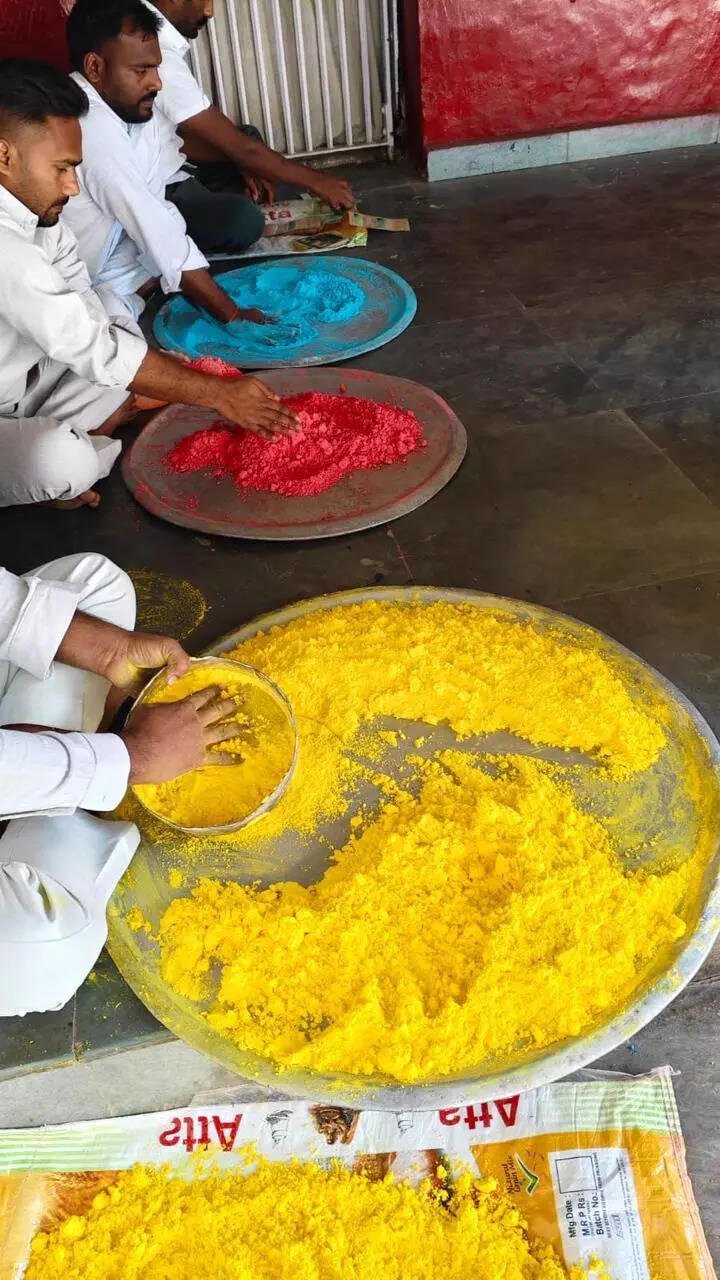 From guns to gulal: Buxar jail inmates make herbal gulal for Holi