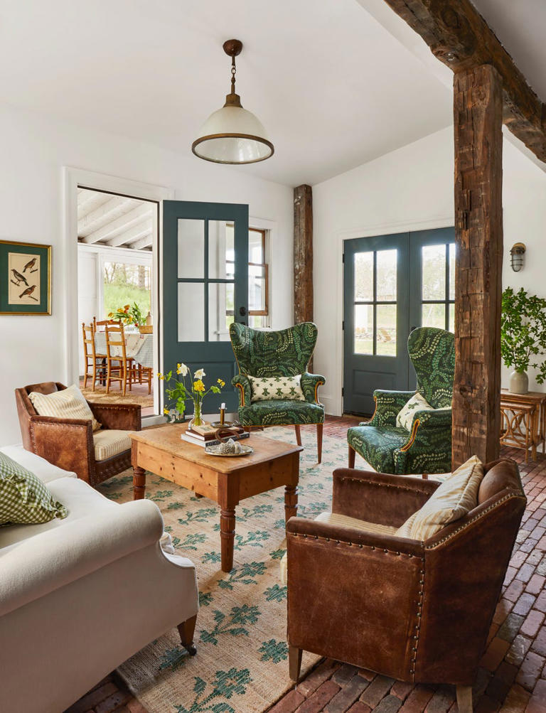 Designers say these 3 small details make a living room look high-end