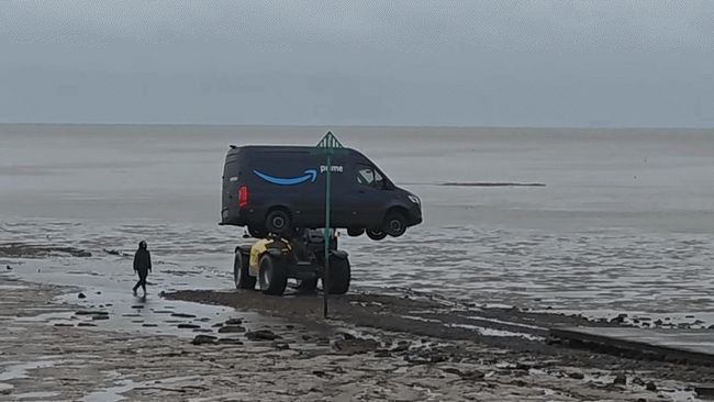 Amazon van stuck on mudflats after GPS mishap