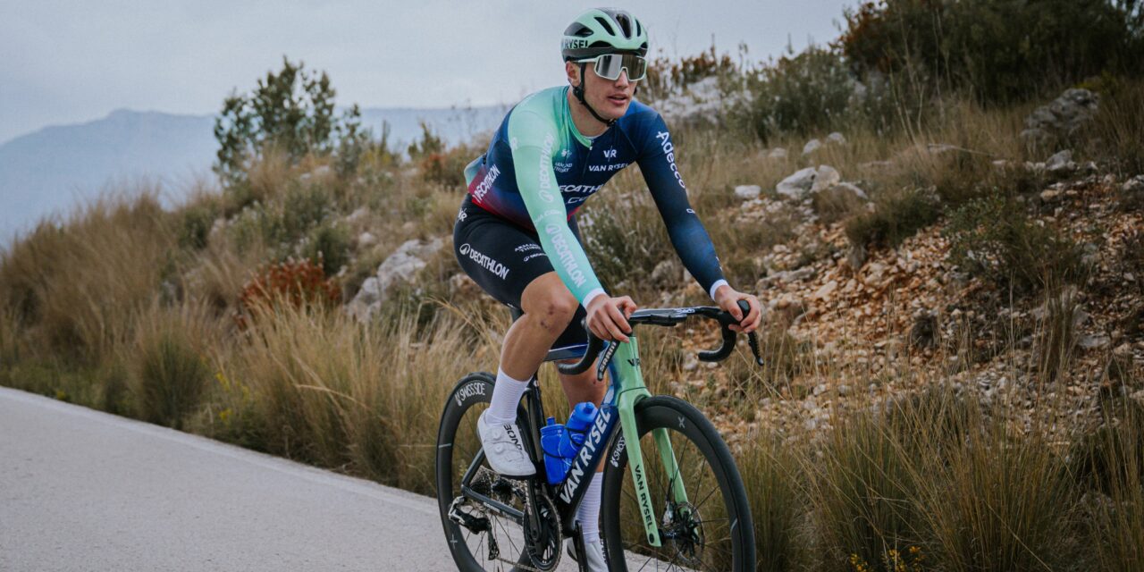 Drama voor Olav Kooij: sprinter langer dan gedacht afwezig