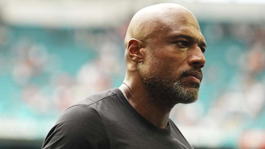 Anthony Weaver isn't concerned about Ravens' pass rushers