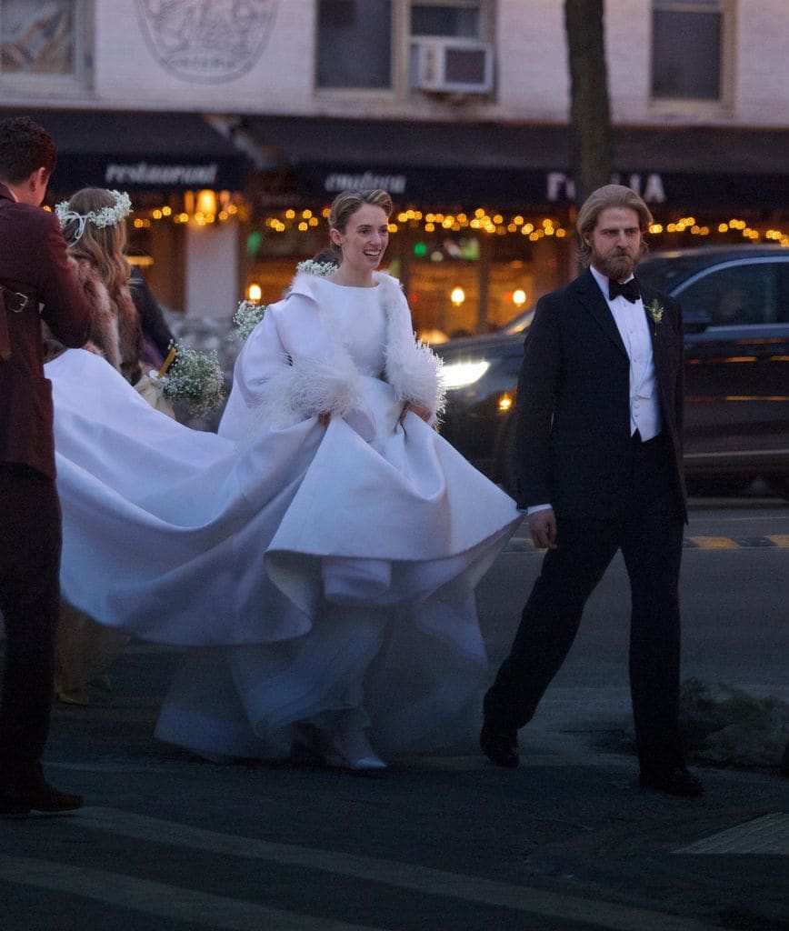 Maya Hawke y su vestido de novia de alta costura que nada tiene que ver ...