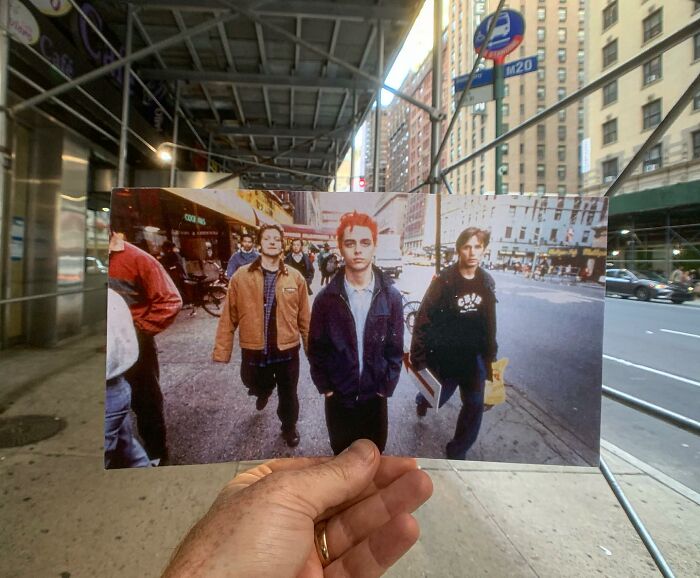 These 28 photos match famous album covers and movie scenes to their ...
