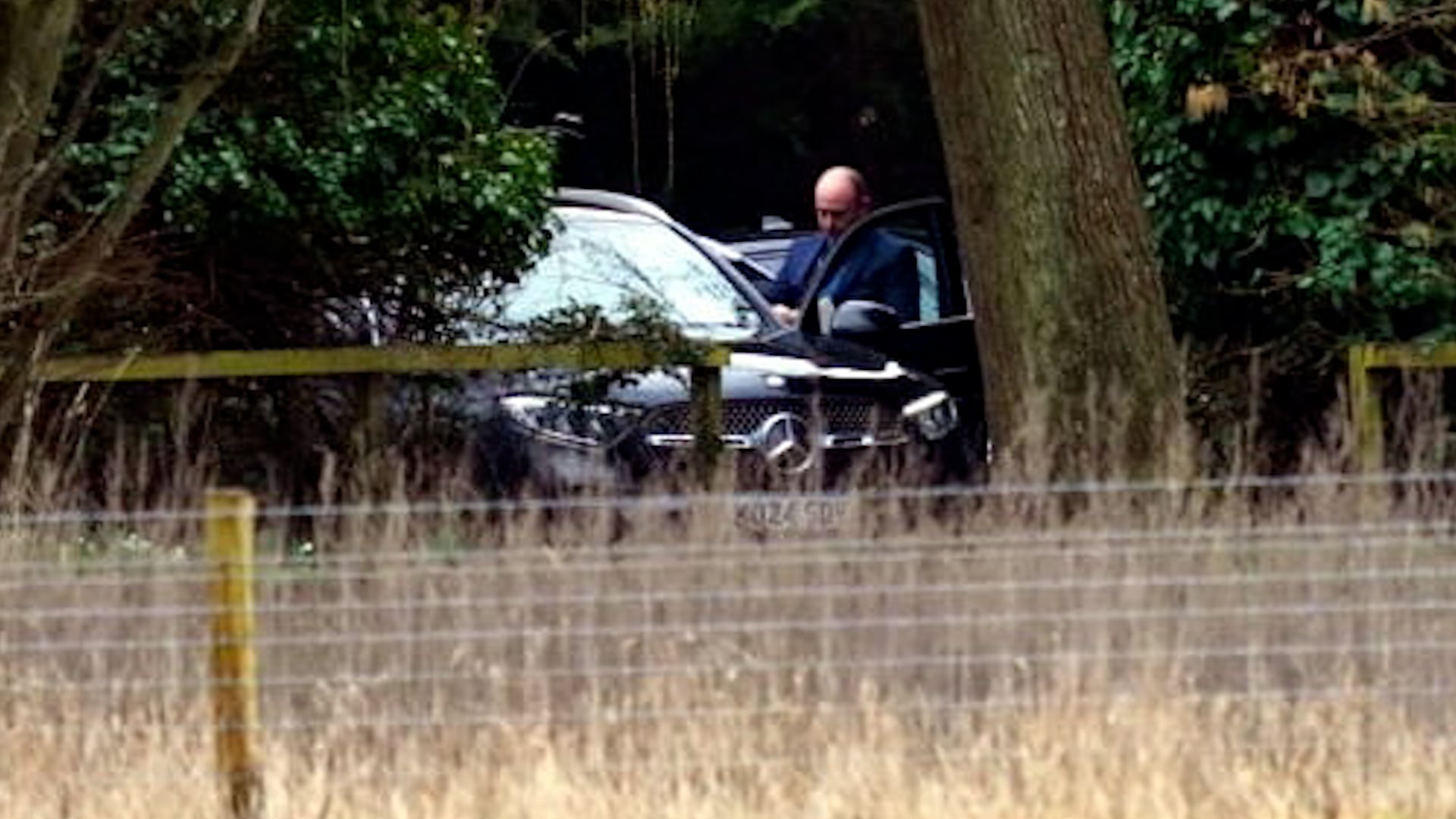 Video of police vehicles at Sandringham farm following Andrew ...