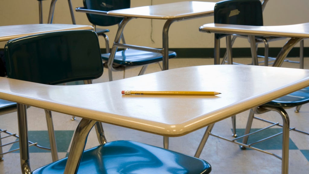 Plymouth-Canton schools settles lawsuit over student who refused to ...