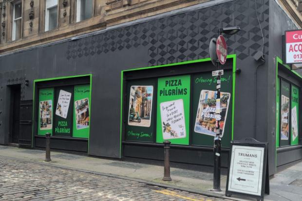New signs confirm popular pizza chain is finally opening first Scots ...