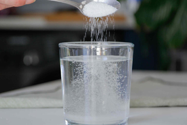 What happens to your body when you add a pinch of salt to your morning ...