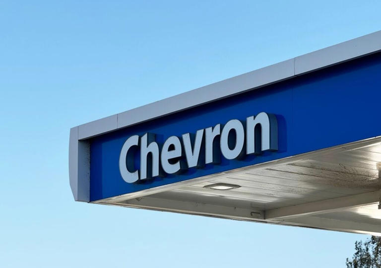 Chevron Corp hits 52-week high — what's driving the move?