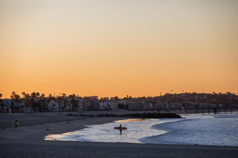 Beach warning issued after water found with high levels of toxic bacteria