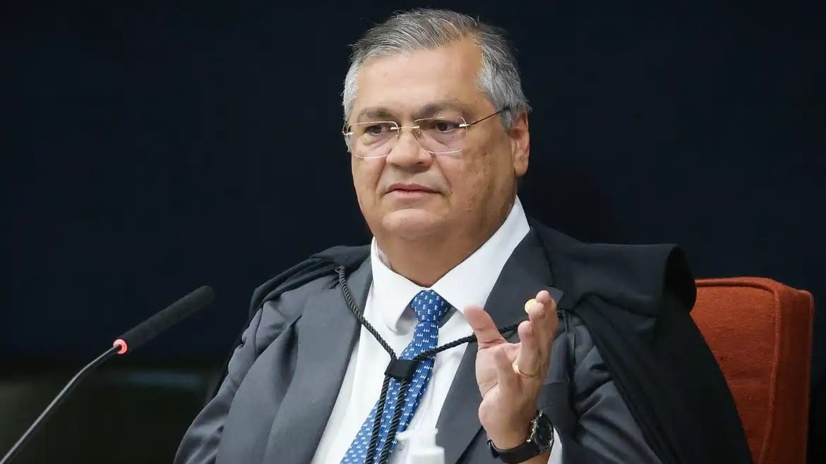 Flávio Dino impõe multa por falta de transparência em 'emendas Pix ...