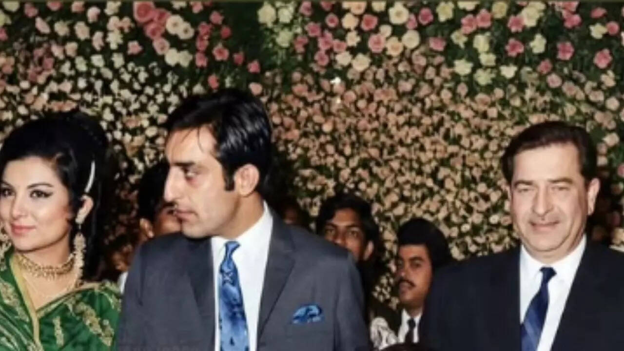 Saba Pataudi shares rare throwback of Raj Kapoor, Sharmila Tagore and ...