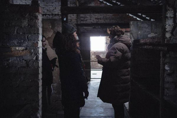 Récit d’une journée à Auschwitz-Birkenau avec 180 femmes de confessions ...