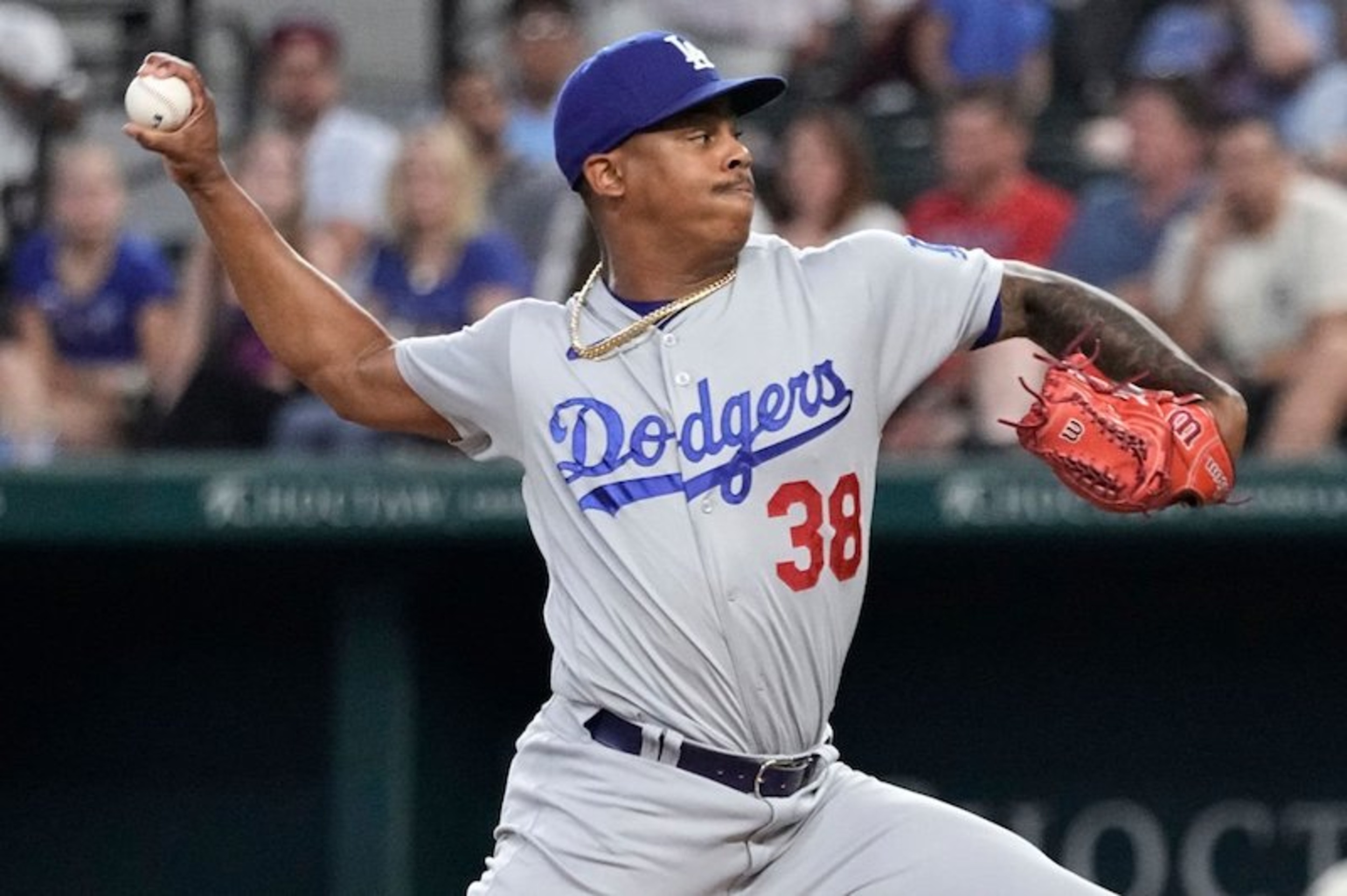 Dodgers sign Yency Almonte to minor league contract
