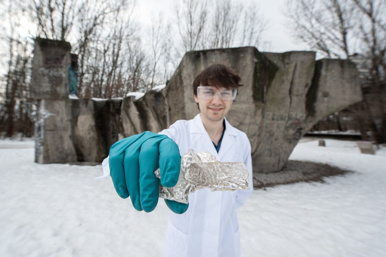 Nature-inspired method forms ZnO quantum dots in solid crystals at room ...